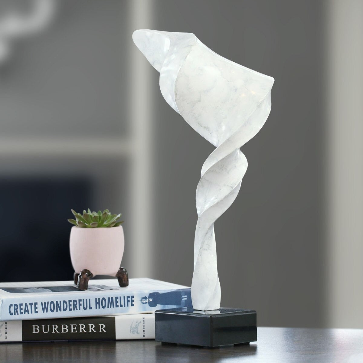 Hilda Hurricane Statue – Feblilac Store